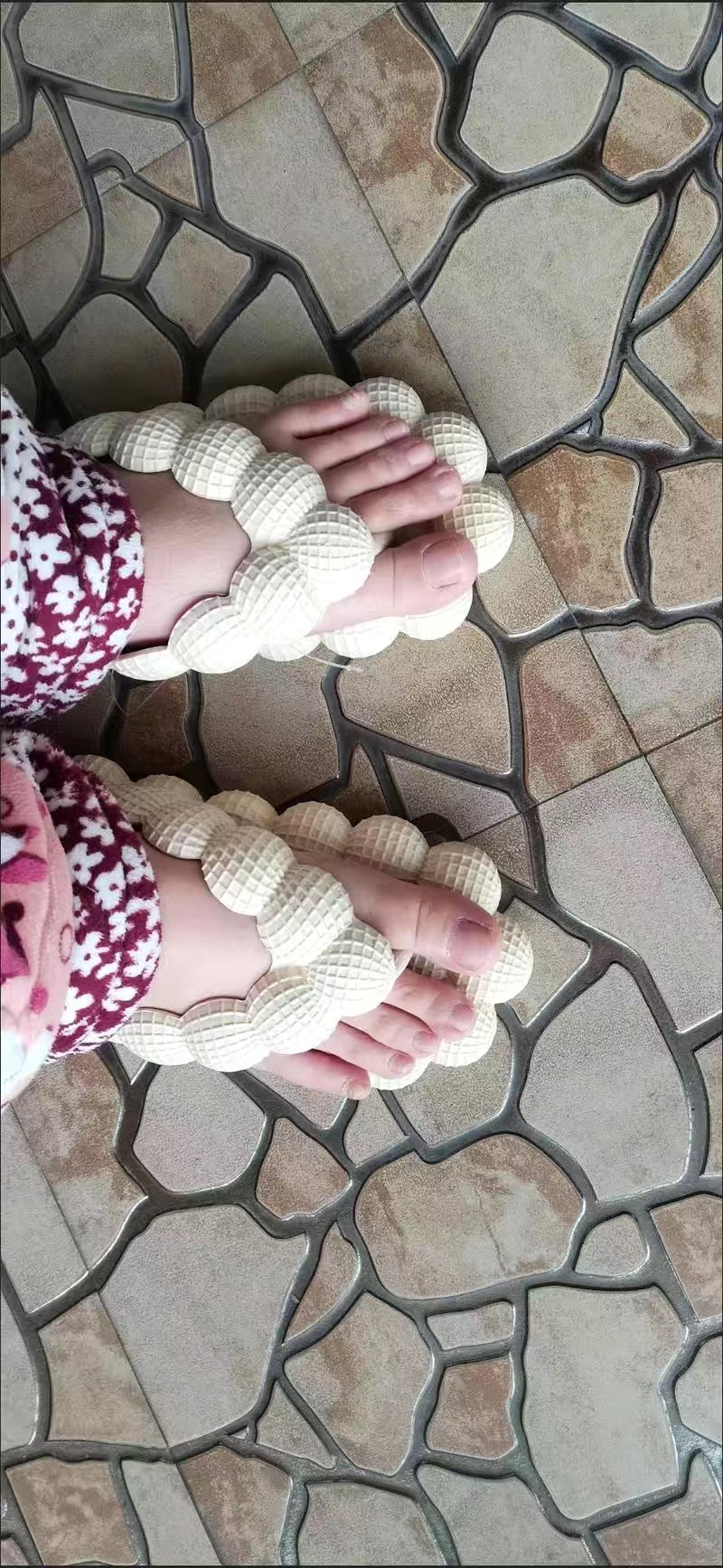 Outdoor Soft Bubble Flip Flops