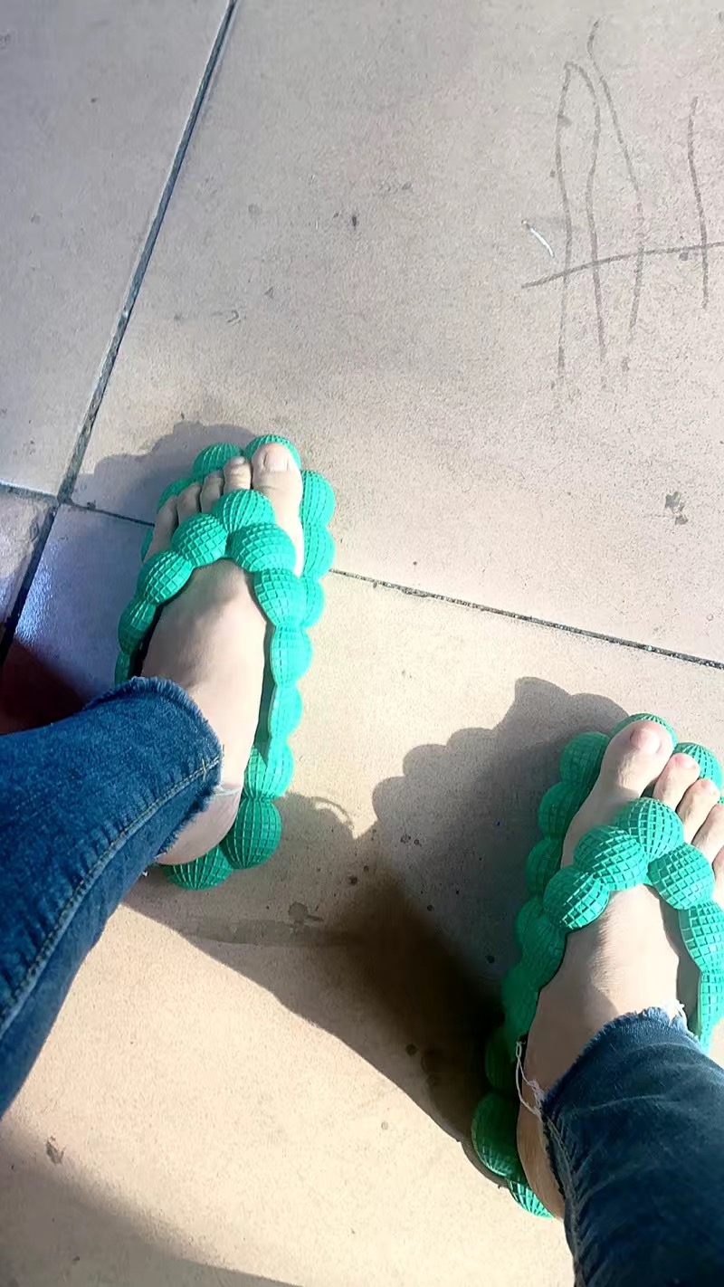 Outdoor Soft Bubble Flip Flops