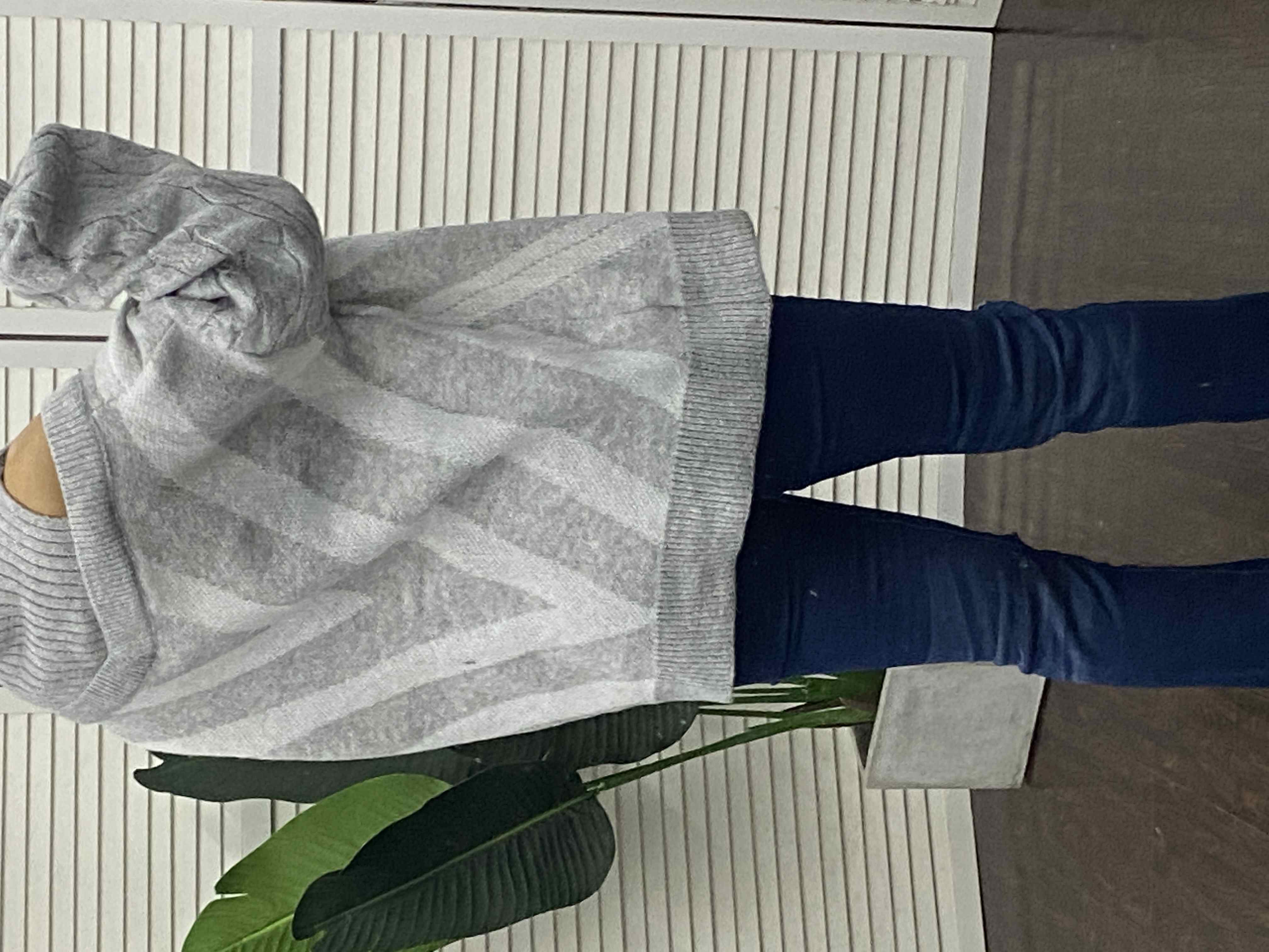 Chevron Pattern Cold Shoulder Lantern Sleeve Sweater