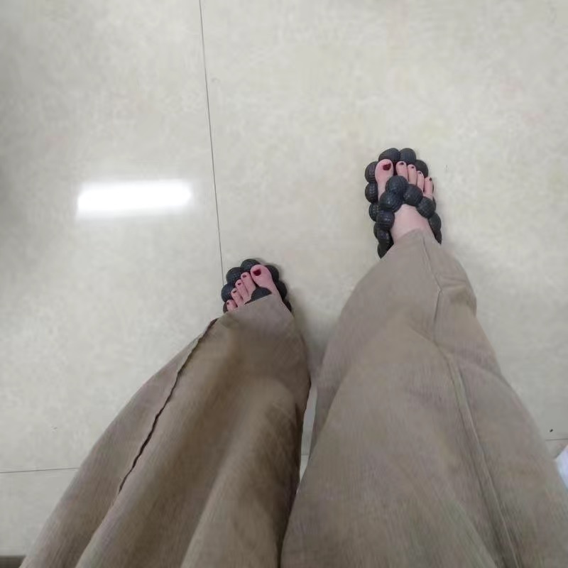 Outdoor Soft Bubble Flip Flops