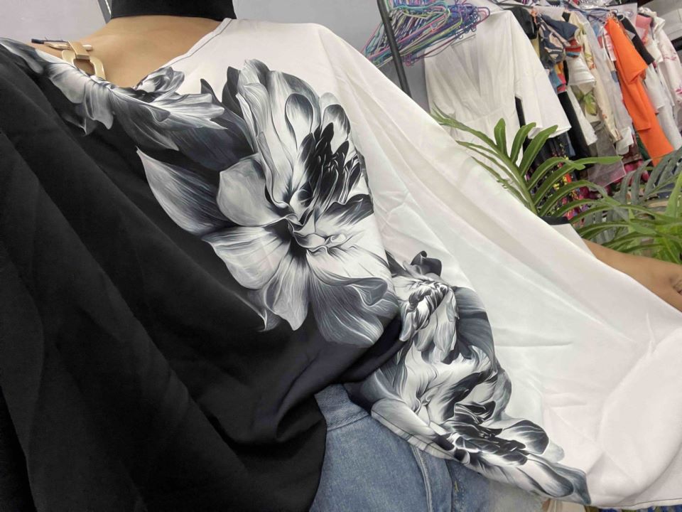 Floral Print Colorblock Chain Strap Cold Shoulder Top