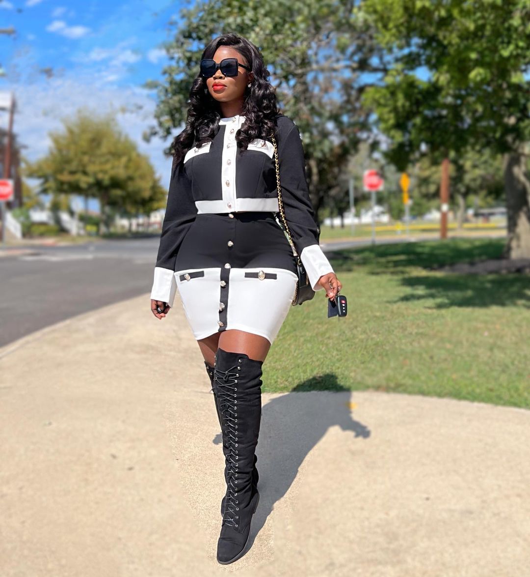 Farbblock-Set mit O-Neck-Mantel und geknöpftem Rock