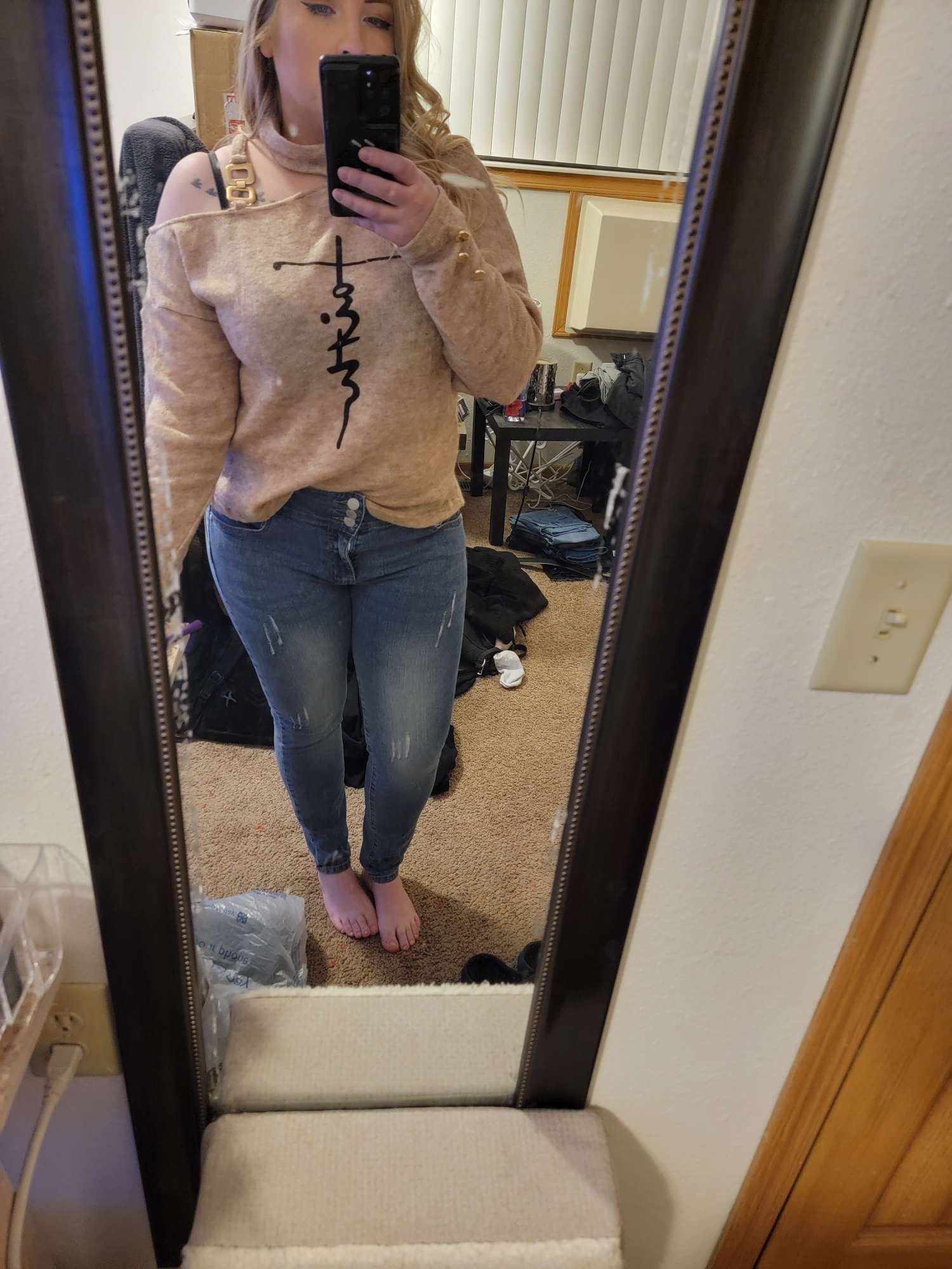 Letter Print Cold Shoulder Chain Strap Top